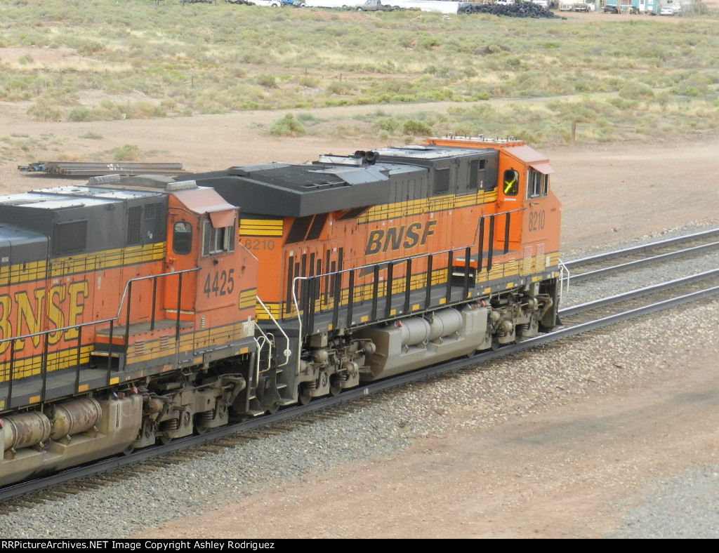 BNSF 8210